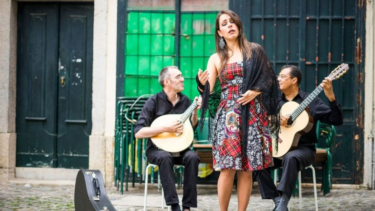 Fado a Lisbona: Dove Ascoltare il Vero Fado Non Turistico