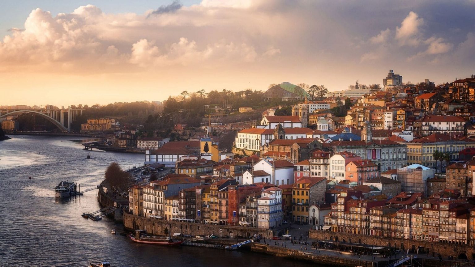 Ribeira Porto: Cosa Vedere, Come Arrivare, Attrazioni e Tour 2025