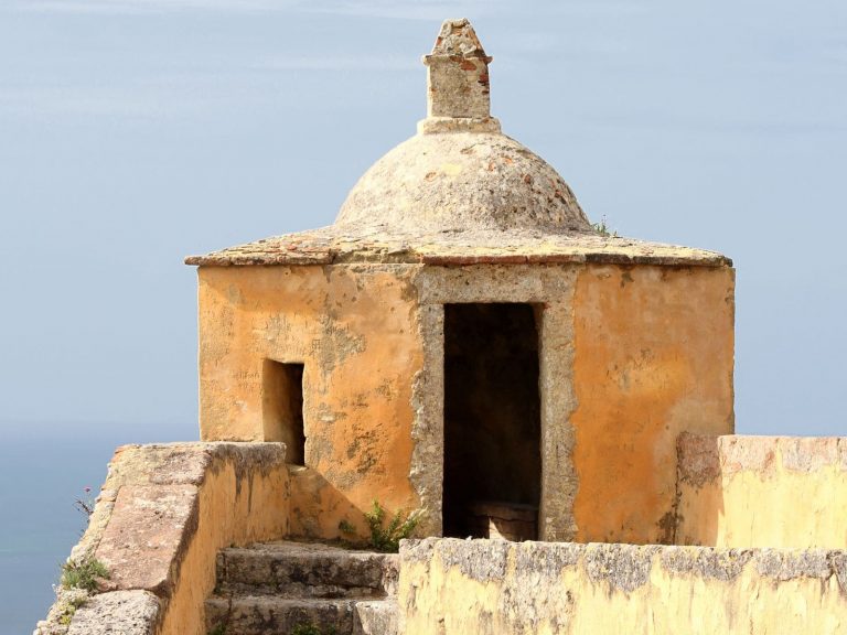 Setúbal: Cosa Vedere, Guida, Info e Tour 2025